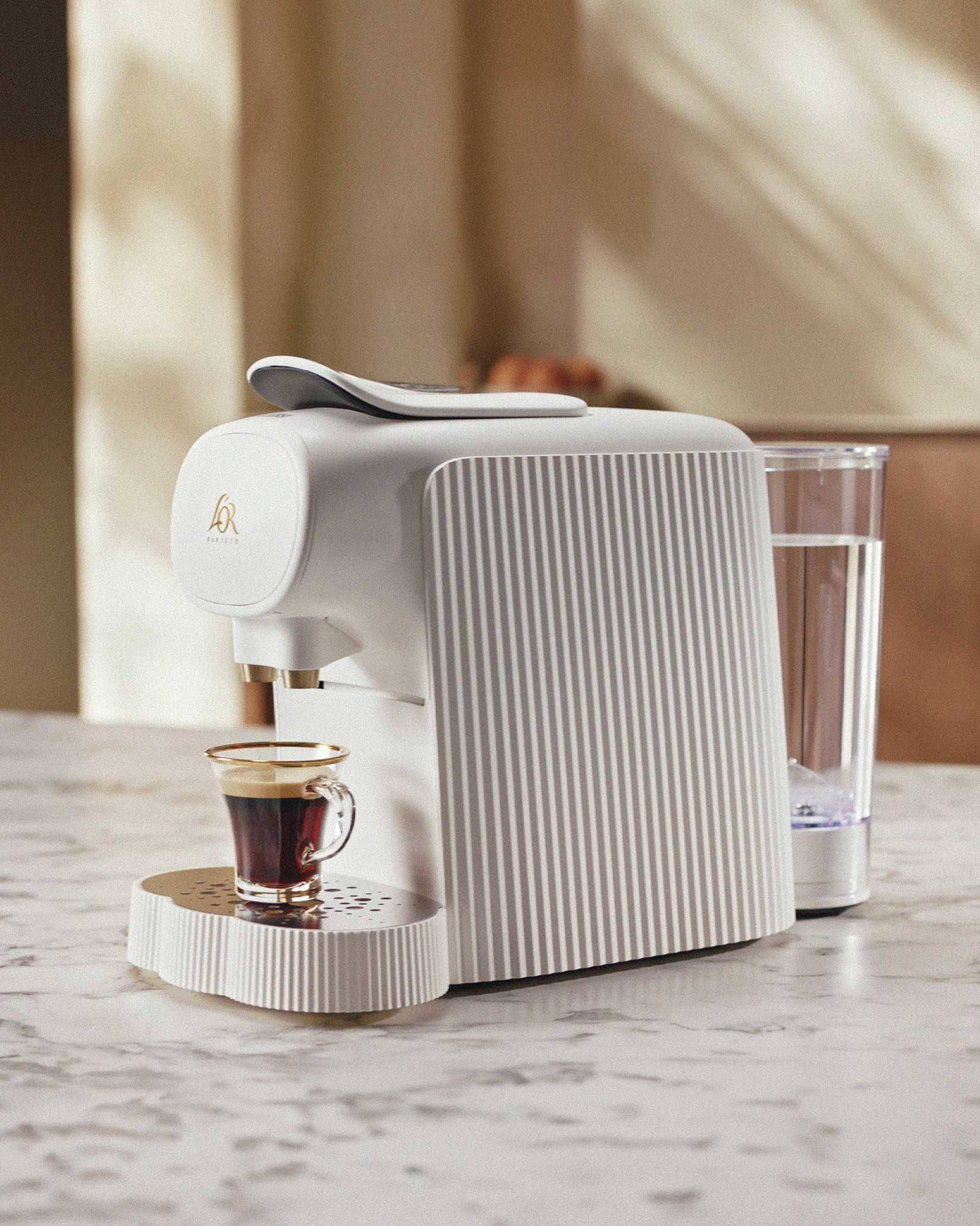 Plissé: Portioned capsule coffee machine - British plug | Alessi