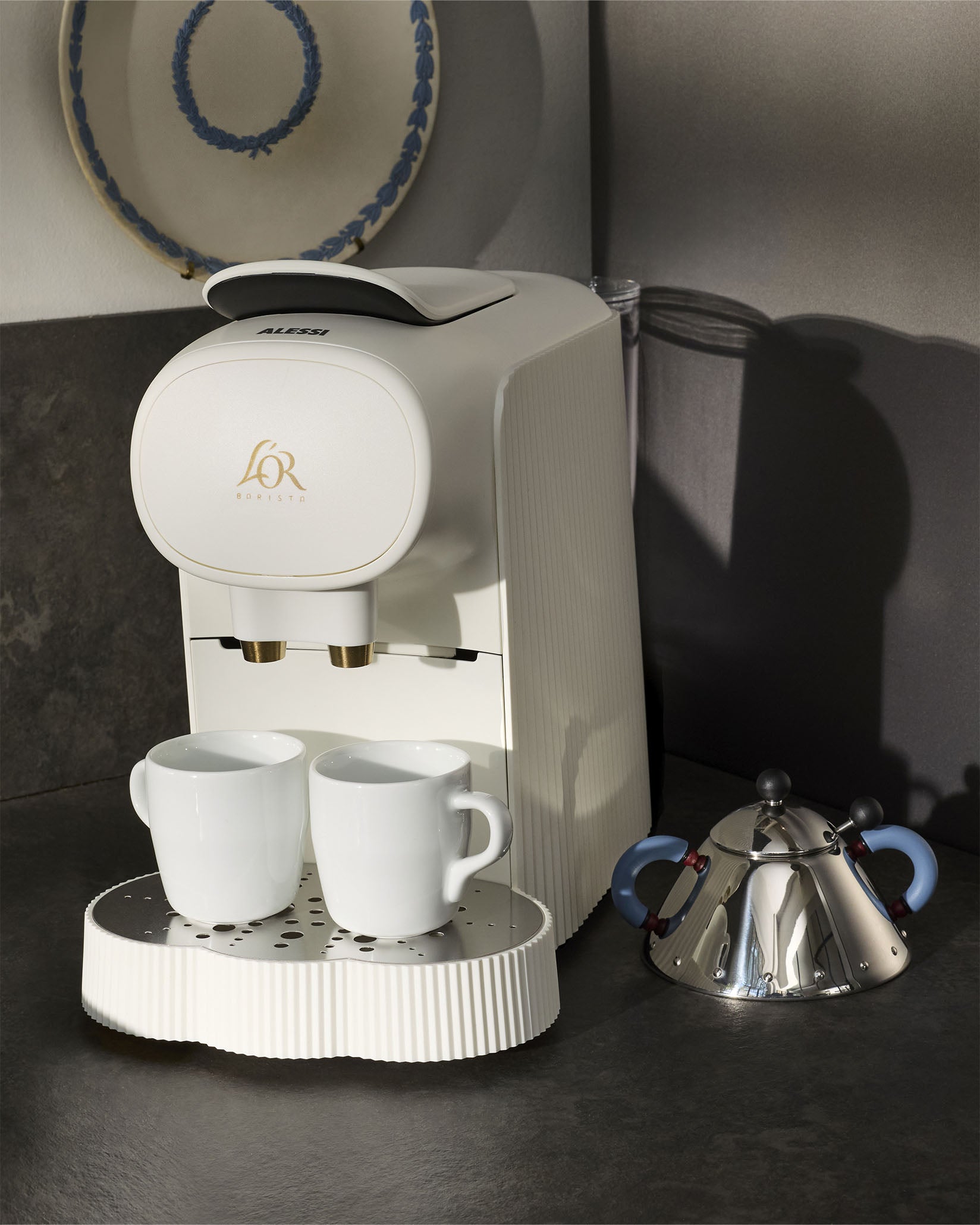 Plissé: Portioned capsule coffee machine - European plug | Alessi