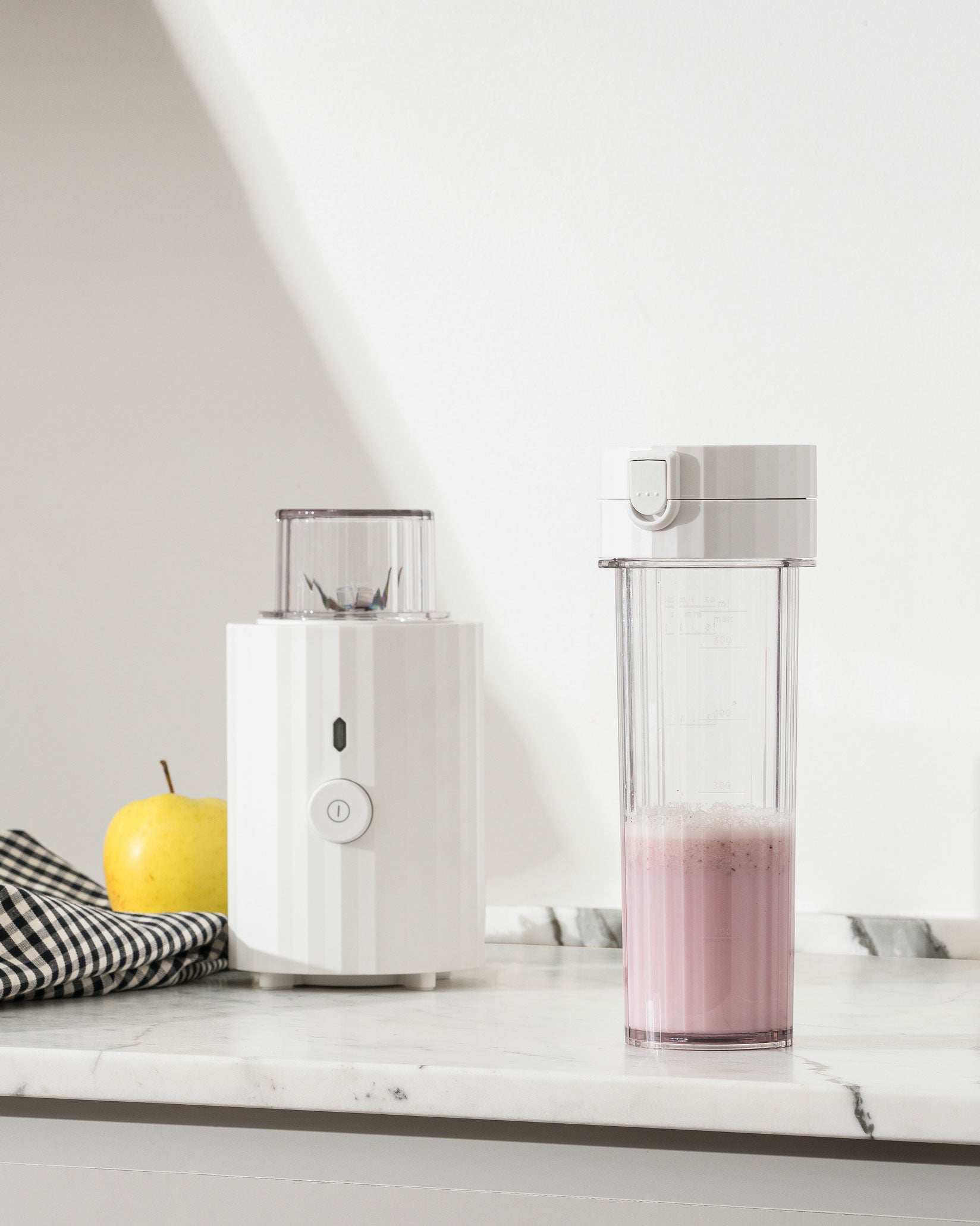 Travel Accessories: Water Bottles, Lunch Boxes, Mugs | Alessi