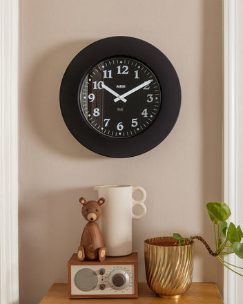 Raggiante: Wall clock by Michele De Lucchi | Alessi